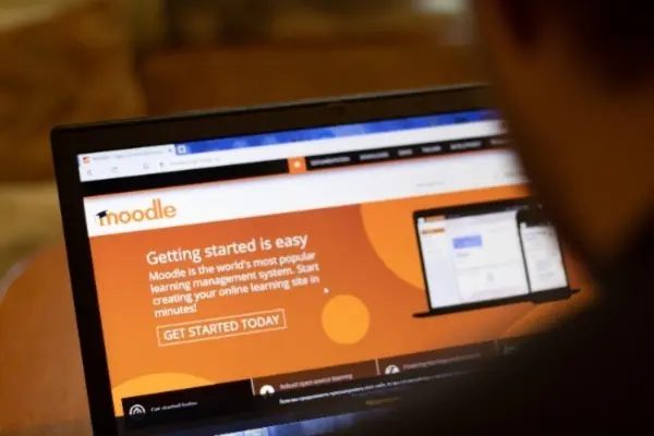 379 How to Upload files in Moodle - DigiCentre | University of Wales ...